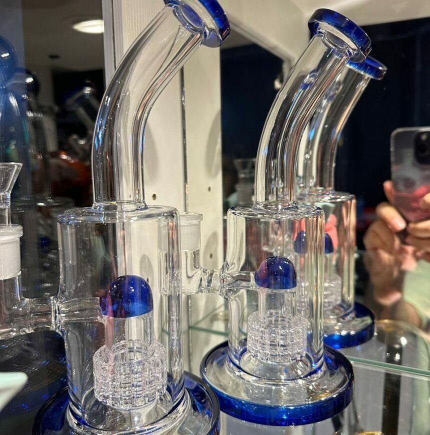 Crystal Bong - High Thai Weed